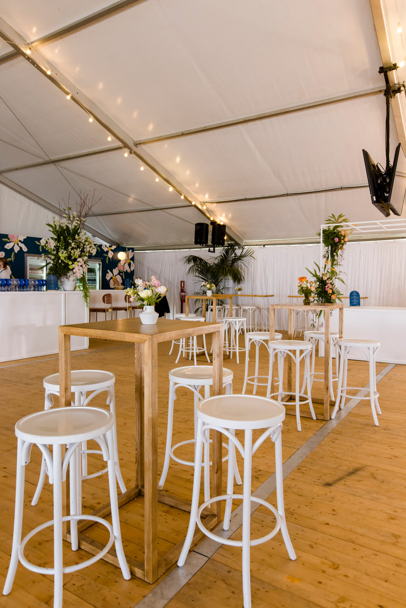 Elm Wood Bar Table – Elderberry Event Hire